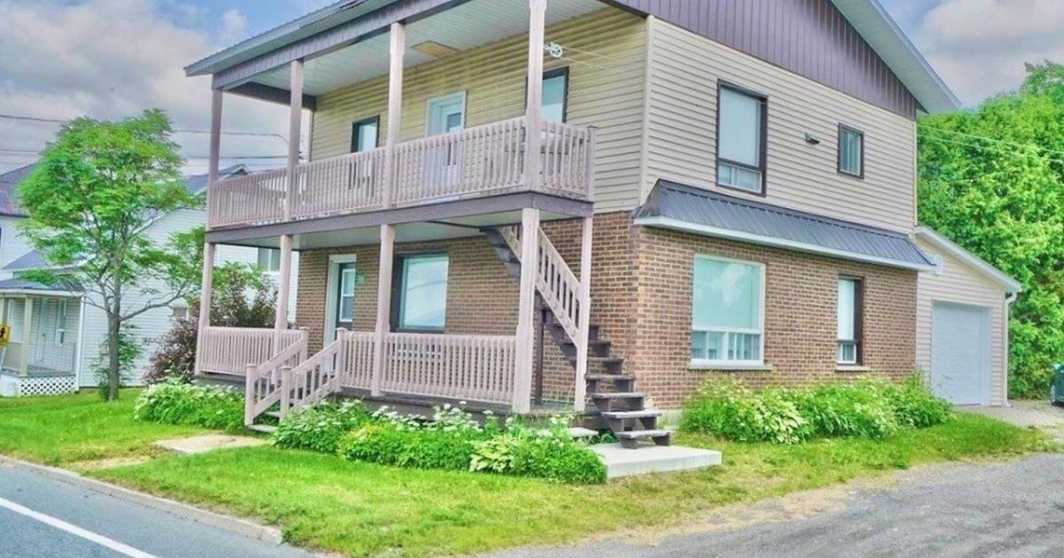 Ancien duplex devenu cottage de charme avec double garage sur la rue ...