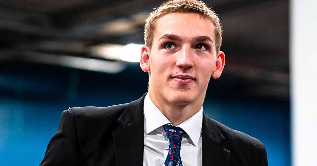 Lane Hutson compare Nick Suzuki et Cole Caufield à l'un des meilleurs ...
