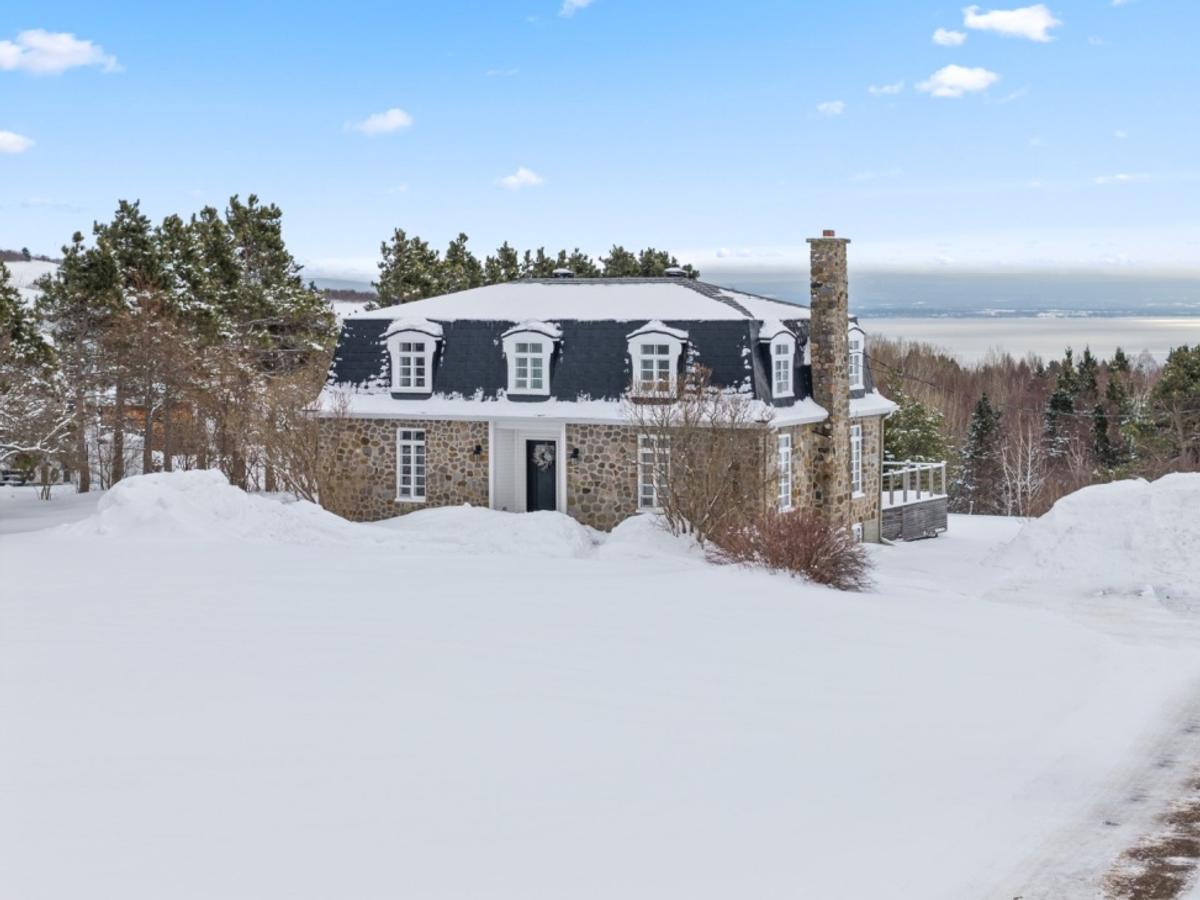 Cette superbe demeure entièrement rénovée ne se visite pas, elle se ...