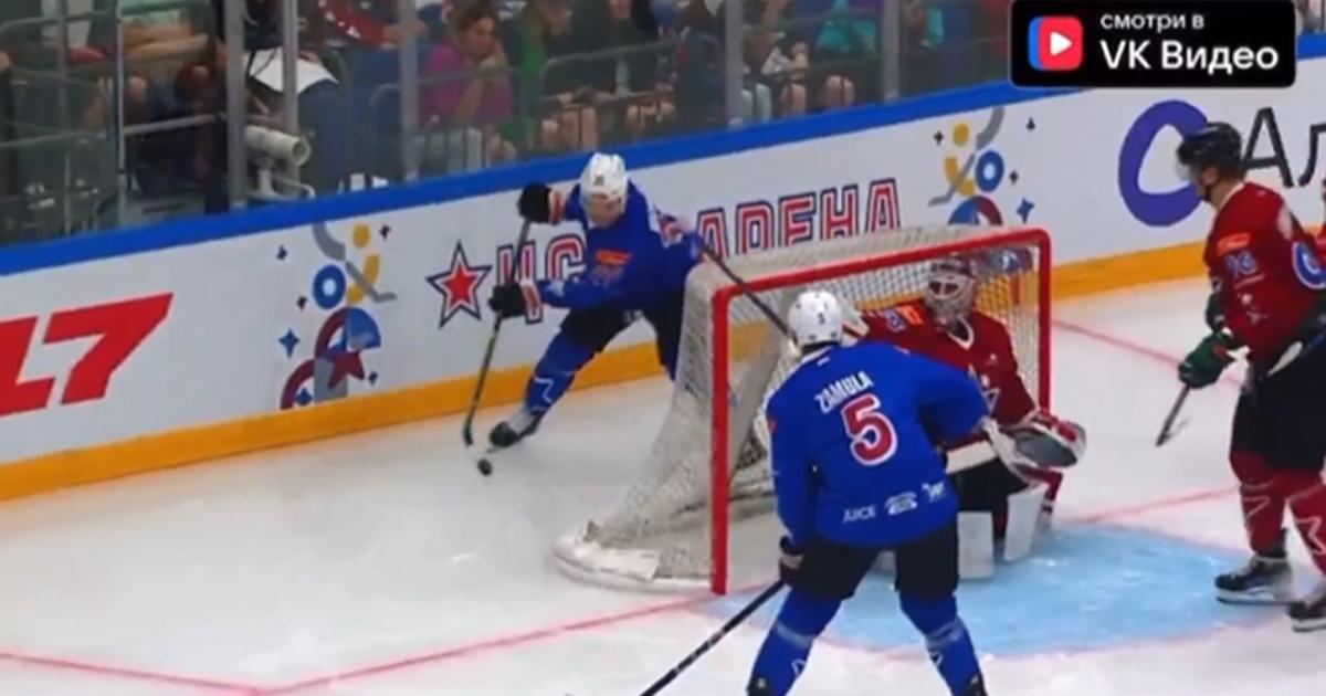 Matvei Michkov marque un but Michigan lors d’un match caritatif LNH vs KHL - HabsolumentFan