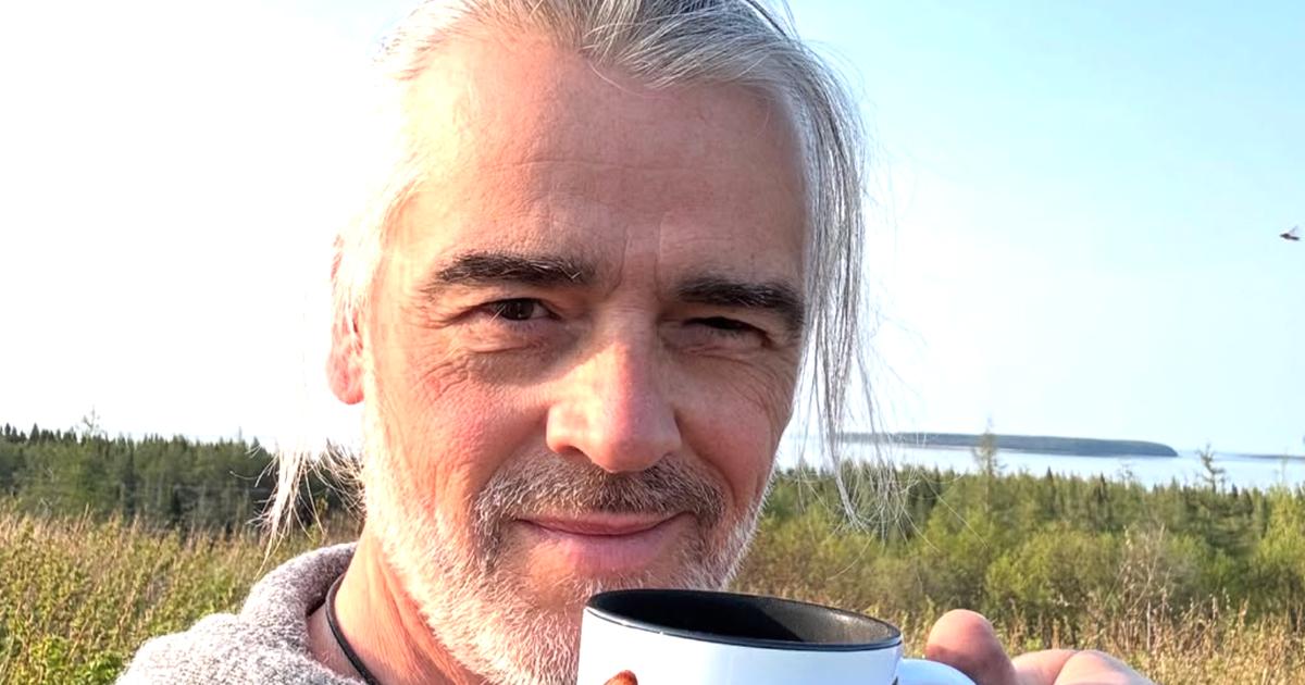 Des retrouvailles touchantes entre Patrice Godin et son collègue d ...